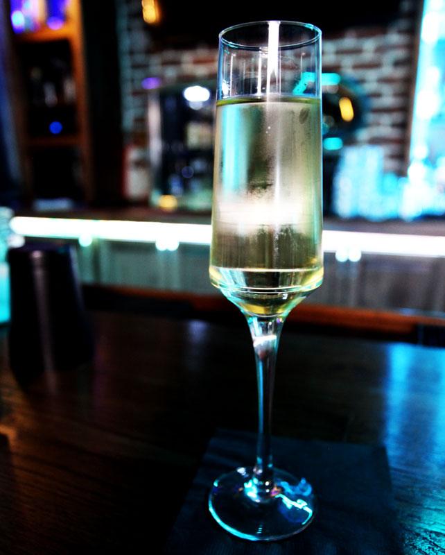 BarConic® 8oz Tall Champagne Flute – Bar Supplies